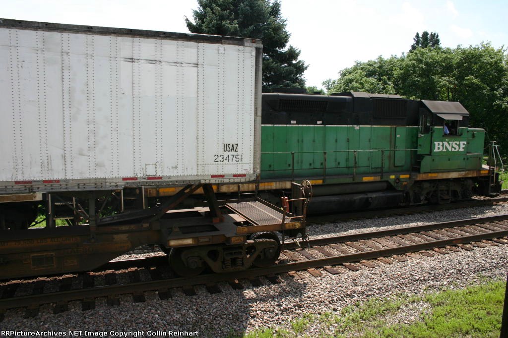 BNSF 1504 & USAZ 234751